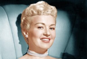 10 Hollywood Actresses Who Defined Glamour In The 1940s – KIZZAL